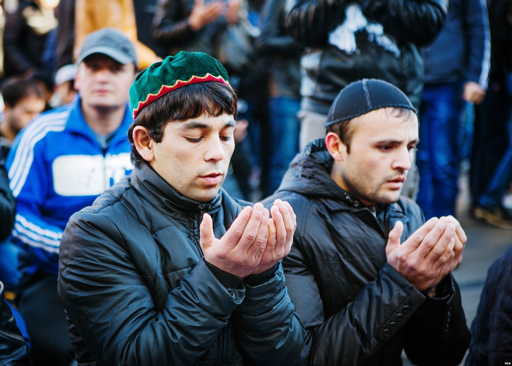 Moscow's Large Muslim Community Faces Violence, Suppression