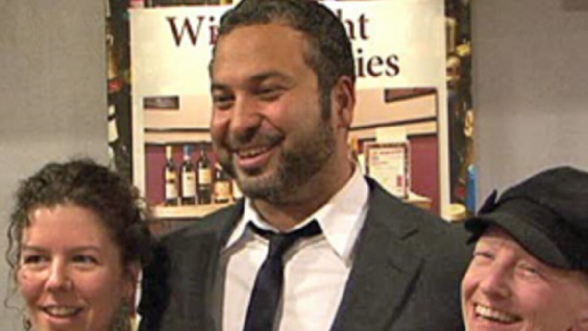 Muslim Comics Draw Laughs by Making Fun of Stereotypes