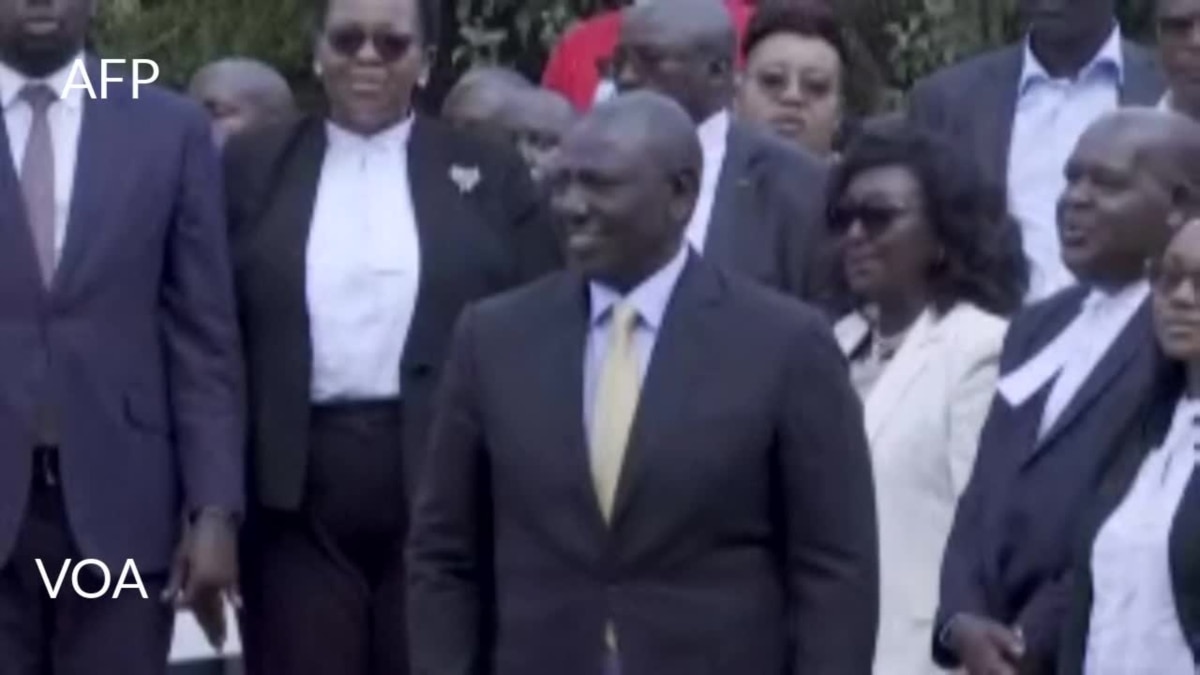 Ruto atandi loboko na bambanda ba ye ba politiki nsima na kosakolama ...