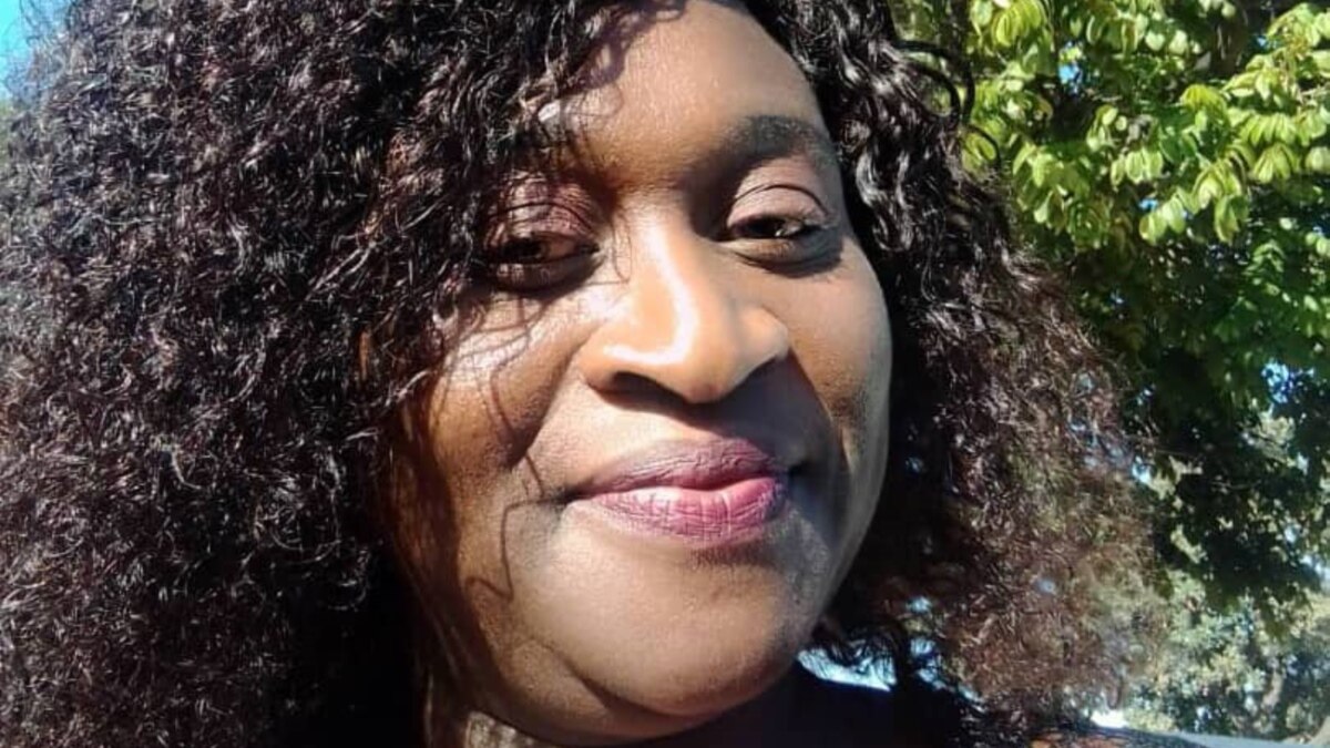 Soneni Moyo: Angithuki Muntu, Esintwini Akulanhlamba