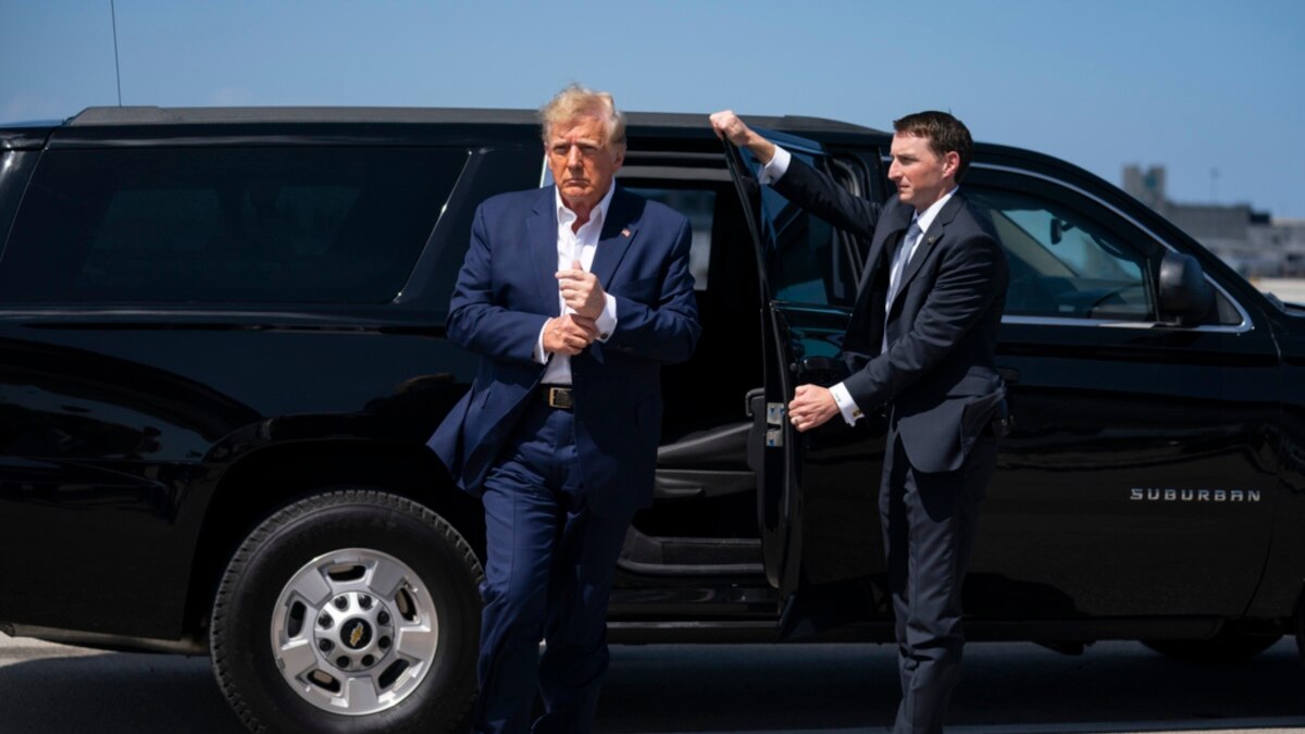 Parêzerên Trump Îdîanameya Dijî Wî Wek “Zordariya Siyasî” Bi Nav Dikin