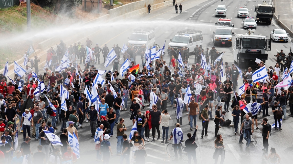 New Israeli Law Protects Prime Minister from Ouster