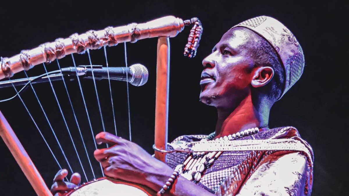 Papillon Live in Concert (Kenya) - Music Time in Africa