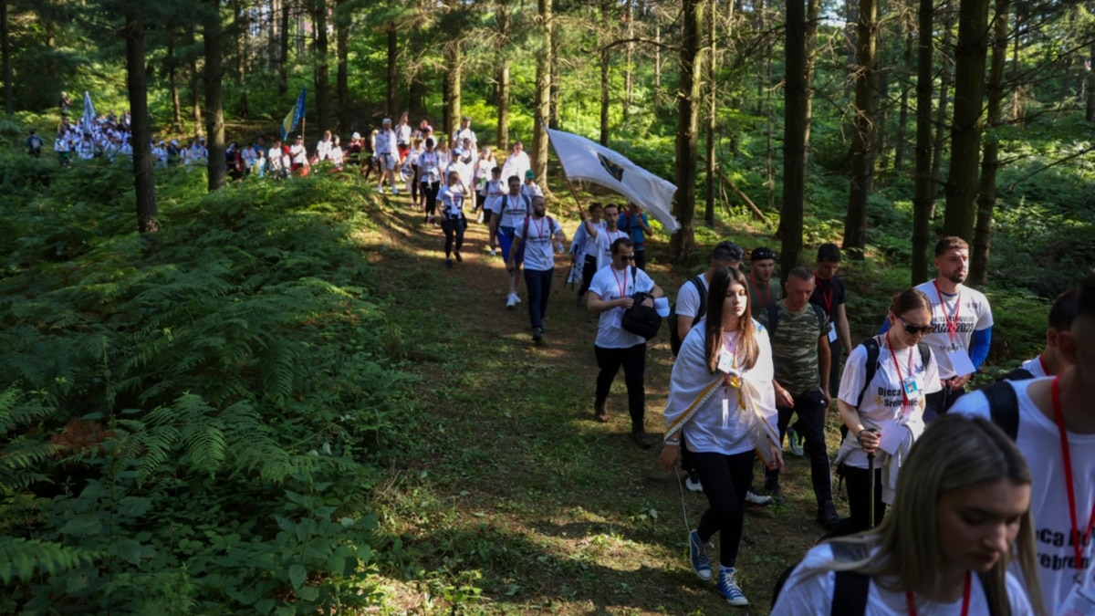 Thousands March in Bosnia to Mark 1995 Srebrenica Genocide