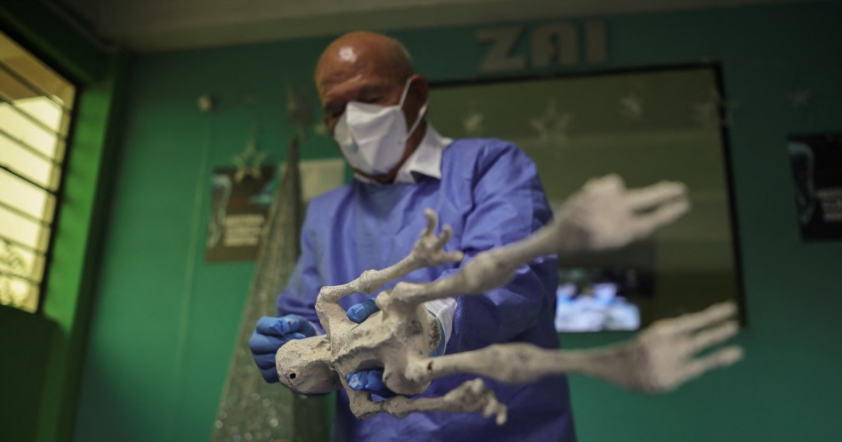 Alien fever dreams fuel Peruvian grave robbings