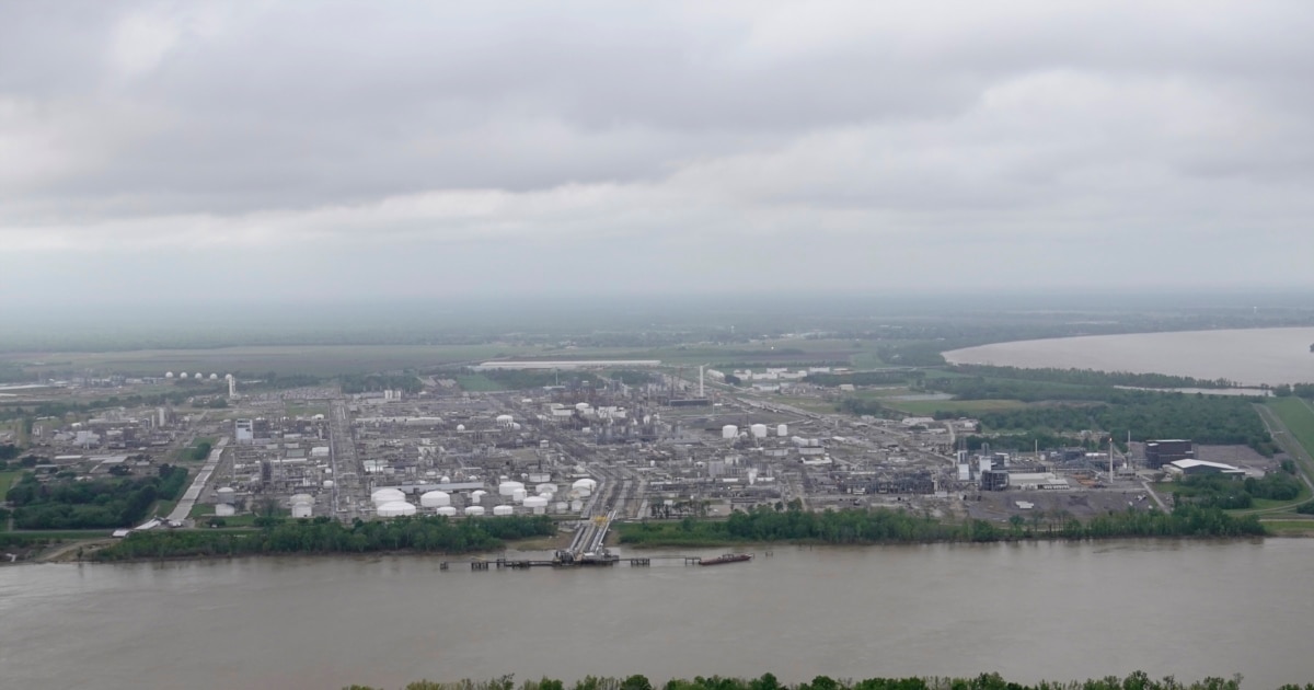 Fire at Dow Chemical Complex Shakes Nearby Homes