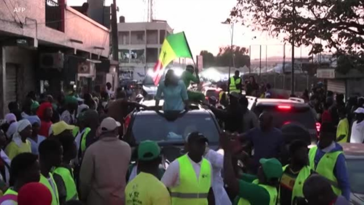 Anta Babacar Ngom, la seule femme candidate, à la quête des électeurs ...