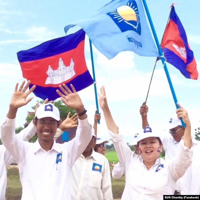 ក្រោយ ពី តស៊ូ ក្នុង គណបក្ស ជំទាស់ ជាង ២០ ឆ្នាំ លោក ស៊ុន ចន្ធី ត្រូវ ...