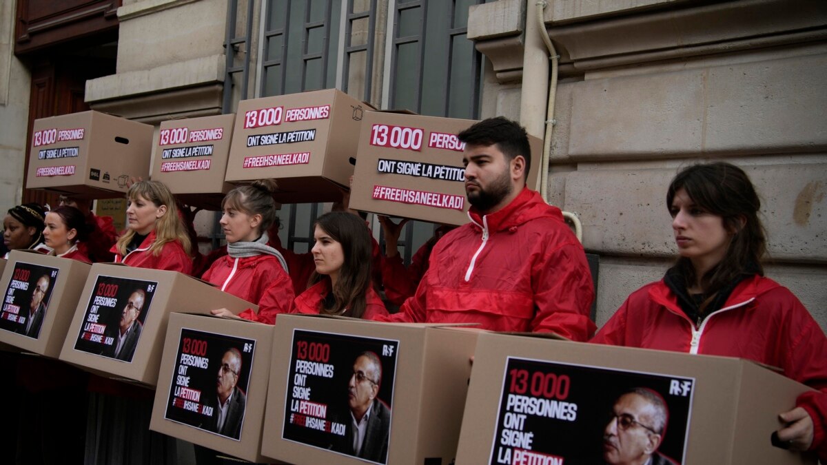 Algerian Court Sentences Prominent Journalist to 5 Years Algerian Court Sentences Prominent Journalist to 5 Years