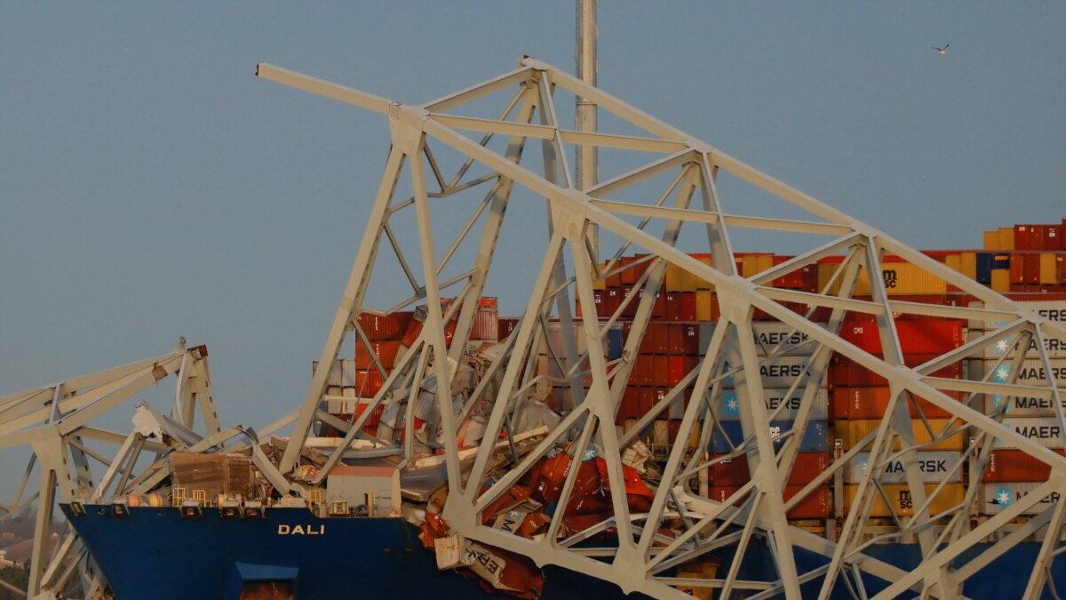 EUA: Grande ponte de Baltimore desmorona-se após colisão de navio