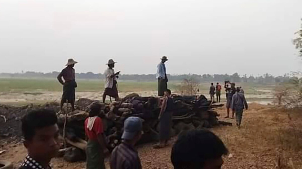မုံရွာ−မန္တလေး လမ်းဘေးရွာတွေ စစ်ကောင်စီတပ် မီးရှို့သက်ကြီးရွယ်အို ၃ ဦးသေ