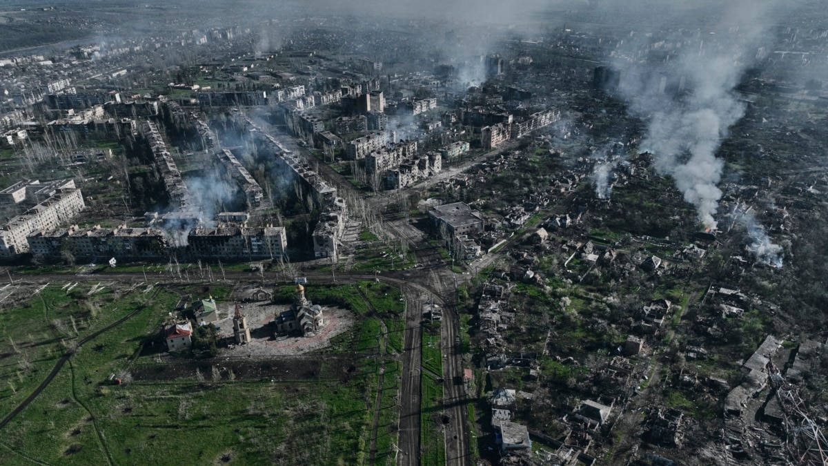 'Exhaust Them:' Why Ukraine Has Fought Russia for Every Inch of Bakhmut ...