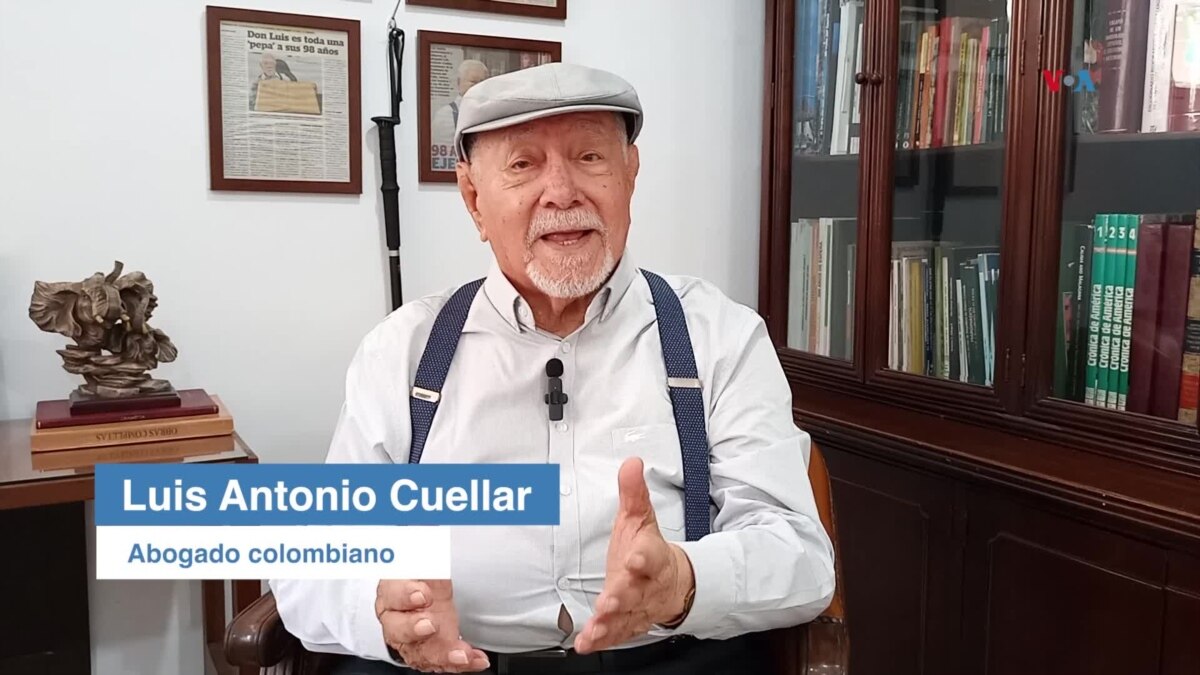 Doctor graduado a los 98 años envía mensaje a los jóvenes