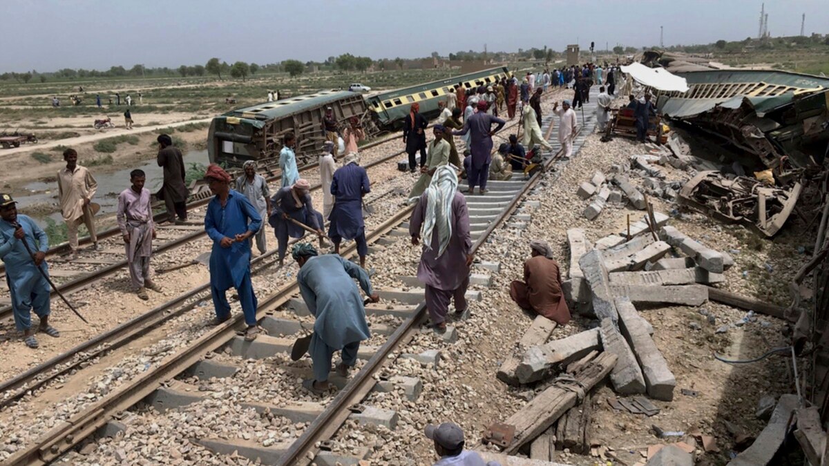 Rail Service in Southern Pakistan Partially Restored After Deadly Train ...