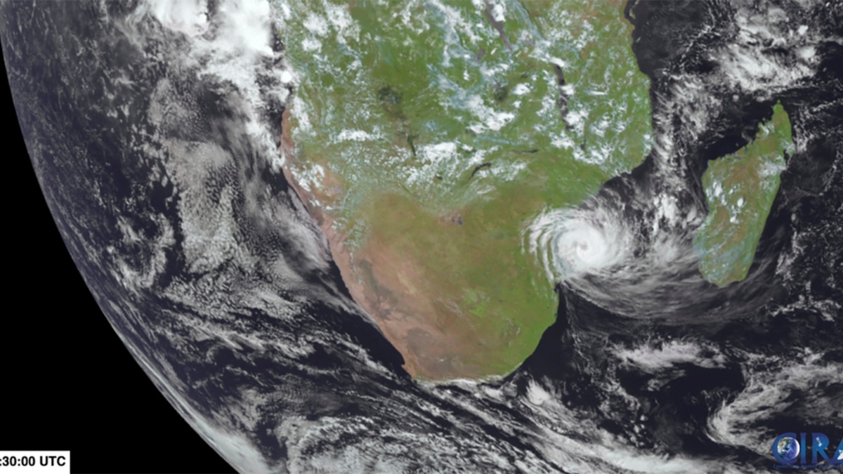 Cyclone Freddy Slams Mozambique With 'Dangerous' Rainfall, Set to Hit ...