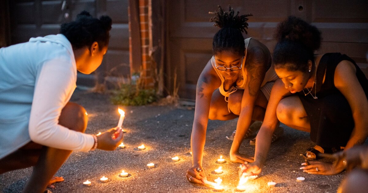 Lapolis Ohio Pral Pibliye yon Videyo ki Montre yo ap Tire yon Dam Ansent Nwa