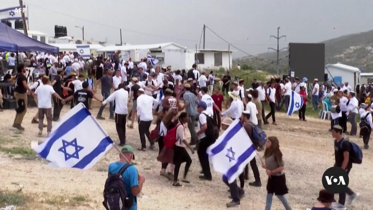 Israel legalizes settlement outposts in West Bank