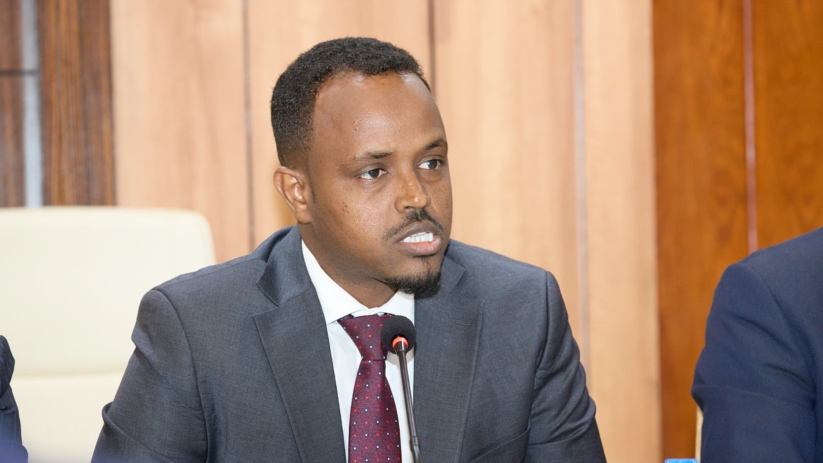 Martida Makrafoonka: Wasiir Cabdiraxmaan Al-Caddaala