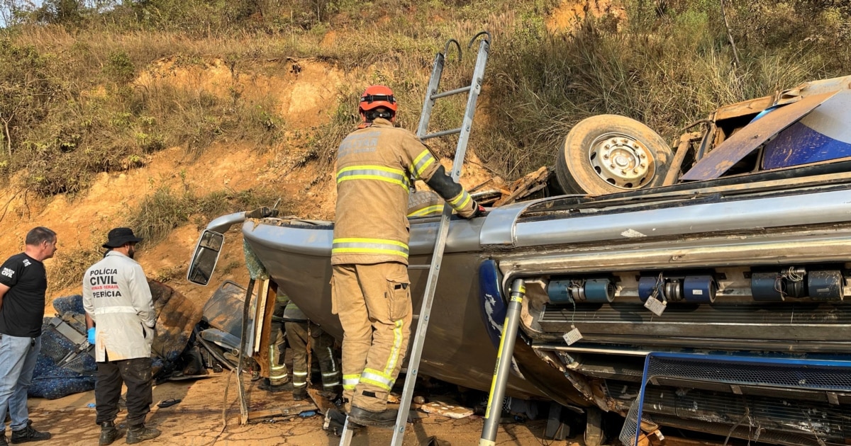 7 Fans of Brazil's Corinthians Soccer Team Killed in Bus Crash