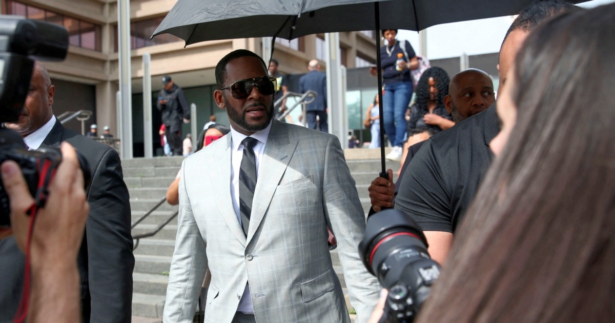 Singer R. Kelly Avoids Lengthy Add-on to 30-Year Prison Sentence