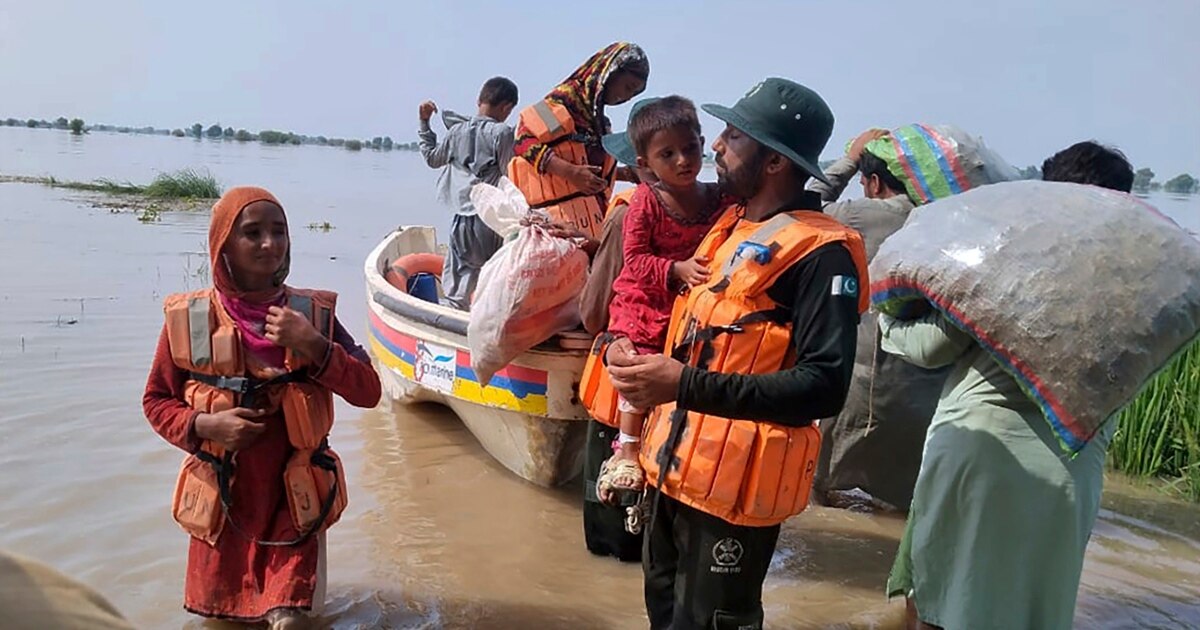Rescuers Evacuate over 100,000 People from Flood-hit Areas of Pakistan's Punjab Province in 3 Weeks