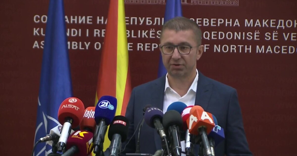 Mickovski dorëzon në parlament emrat dhe programin e kabinetit qeveritar