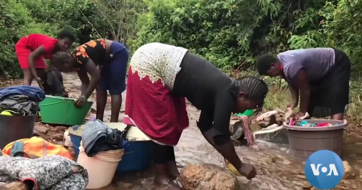 Água potável em Macossa é nova alegria das mulheres que partilhavam ...