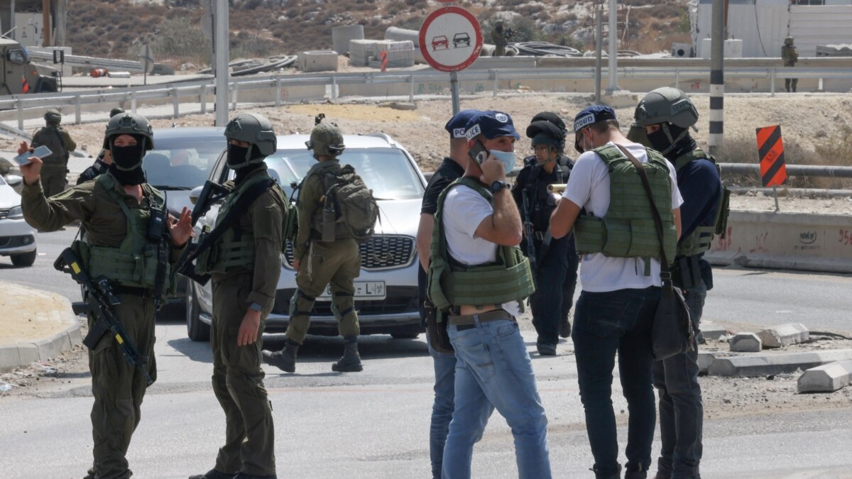 Israel: Suspected Palestinian Shooter Kills Woman in West Bank Israel: Suspected Palestinian Shooter Kills Woman in West Bank