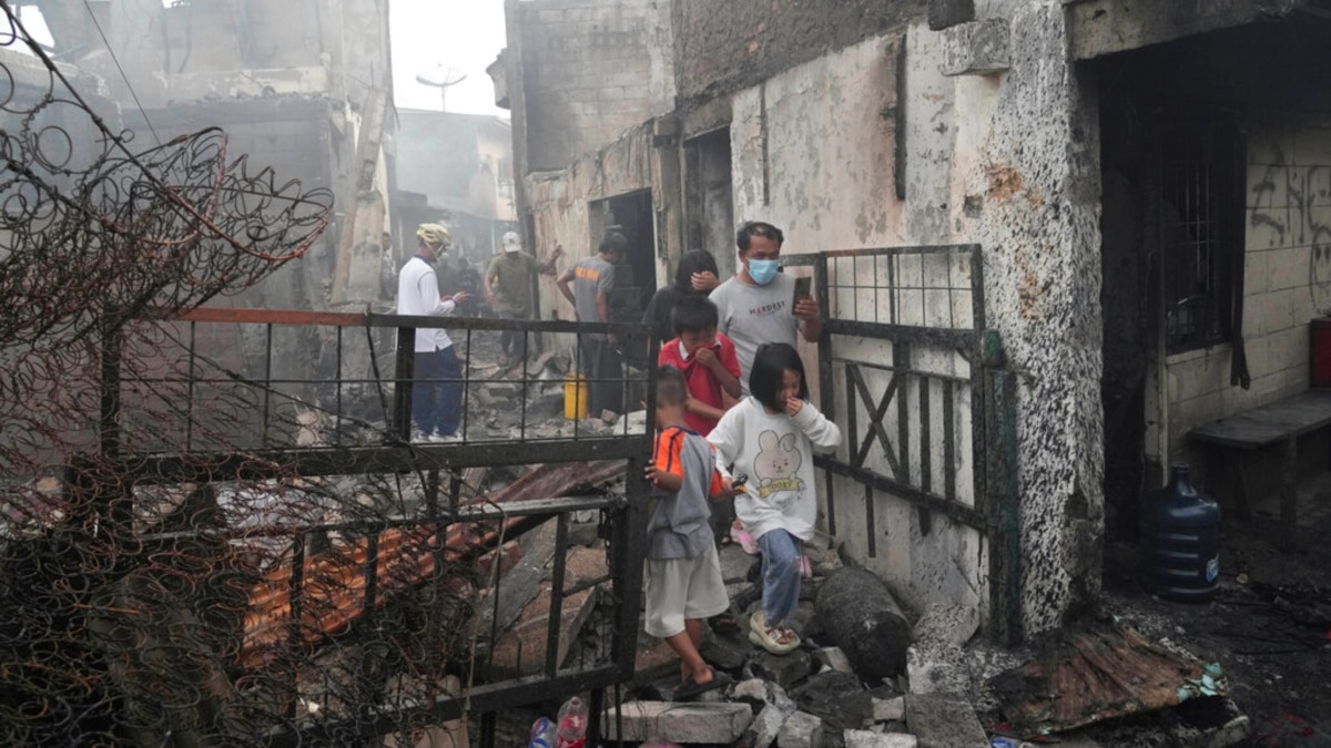 Indonesia Fuel Depot Fire Kills 18, More Than a Dozen Missing