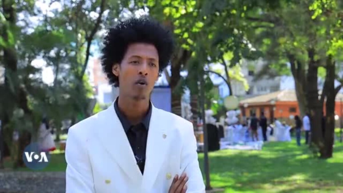 Qooxii: Kitaaba Haarawa Ogummaa Qof-dubbiirratti Yeroo Duraaf Afaan ...