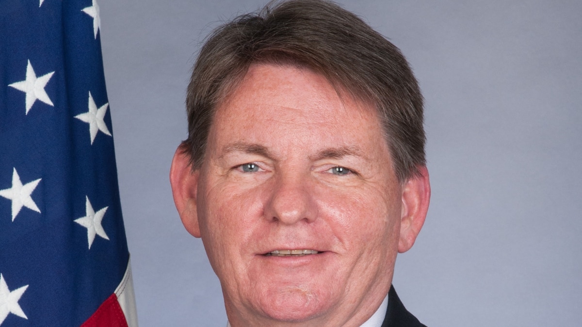 Biden Nomen Diplomat Dennis Hankins Kòm Anbasadè Etazini an Ayiti