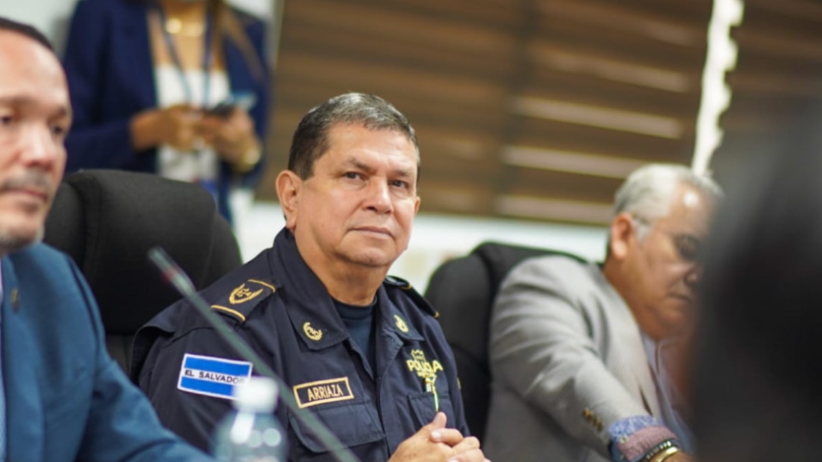 El Salvador: director de la policía sugiere que podría comenzar proceso penal contra periodistas ...