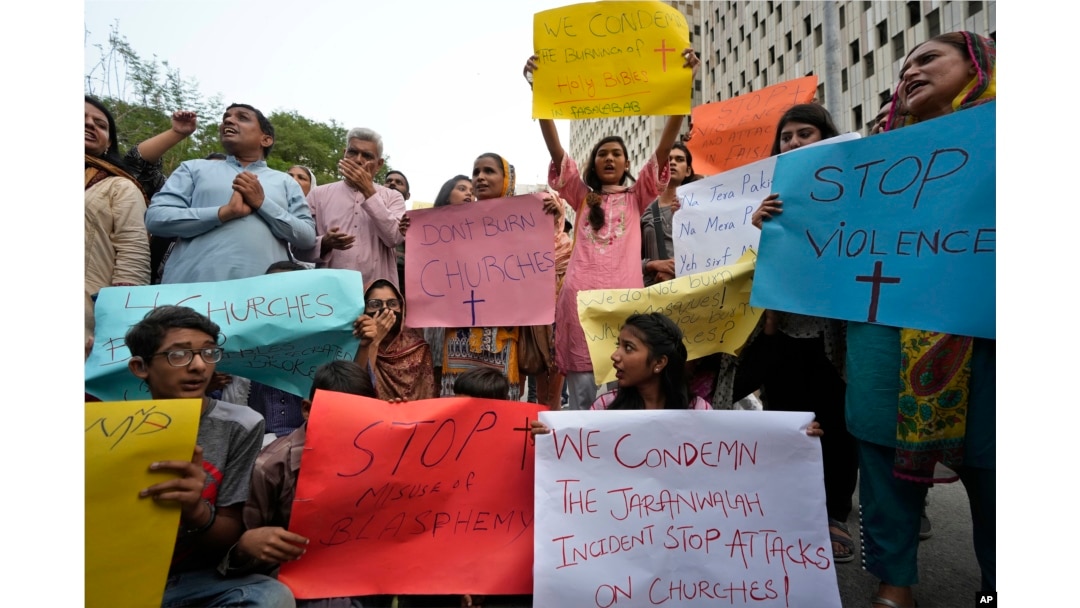 Pakistan Muslim Mob Attacks Christian Churches, Property over Blasphemy ...