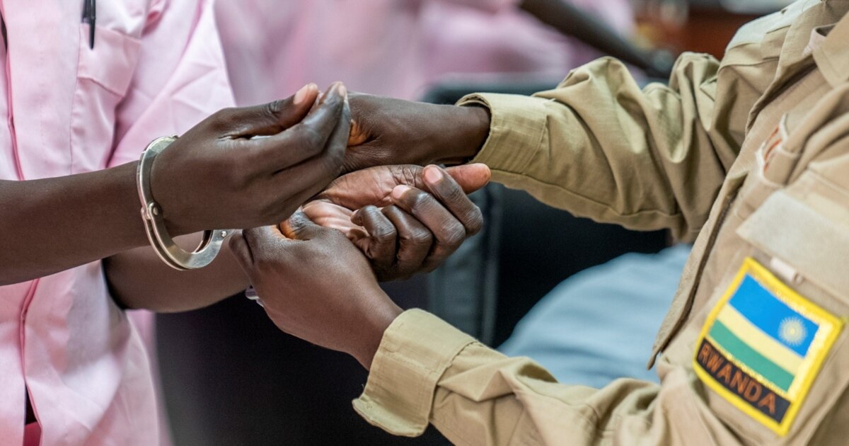 Accusé de viol, l'opposant rwandais Christopher Kayumba est acquitté