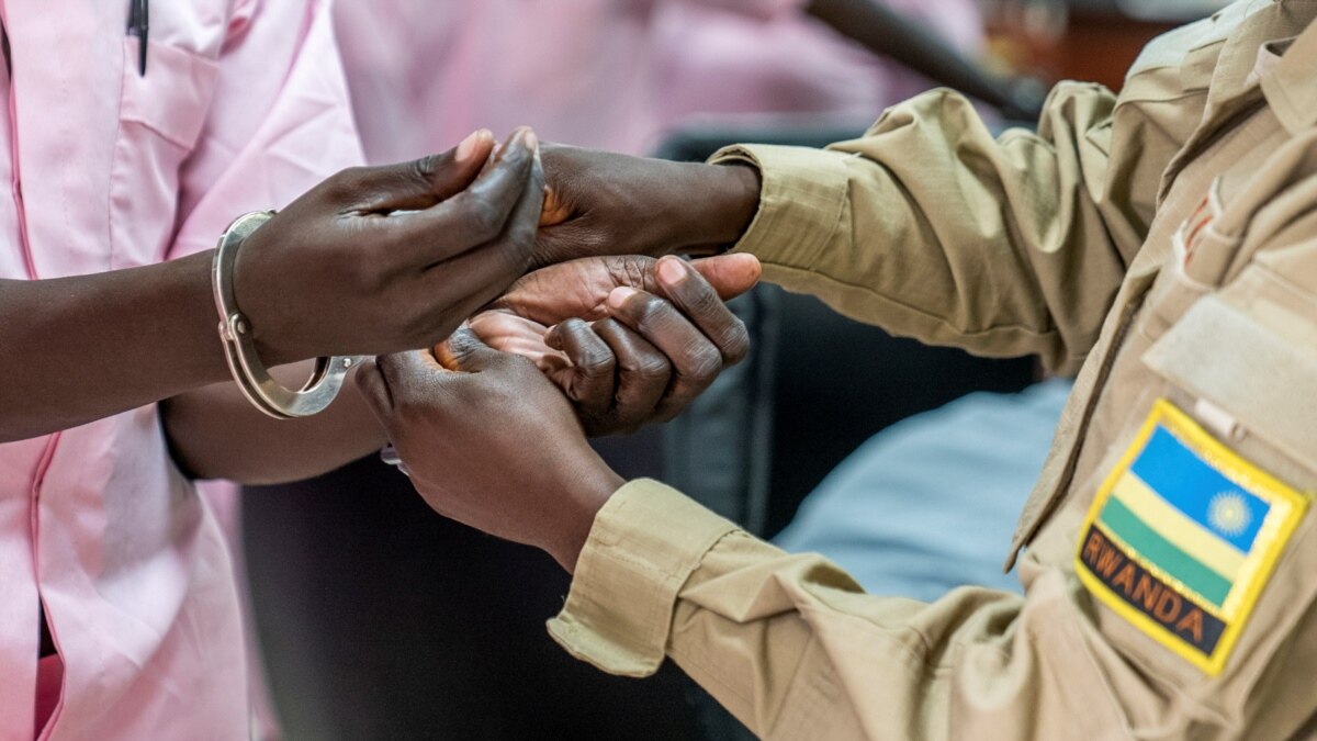 Accusé de viol, l'opposant rwandais Christopher Kayumba est acquitté