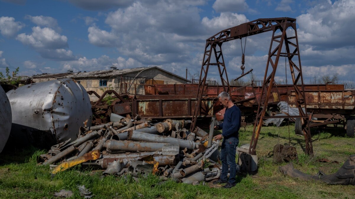 Ukraine Farmers Surrounded by Risks, From Mines to Logistics