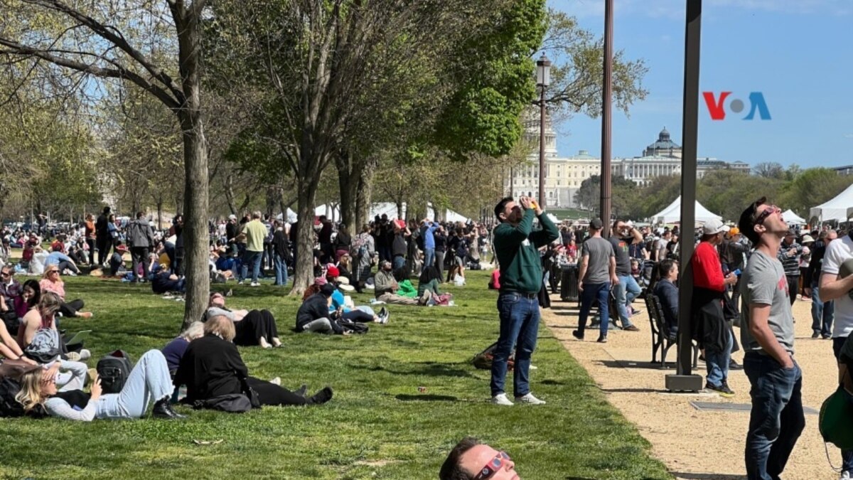 Millones de personas vivieron una fiesta alrededor del eclipse total de ...