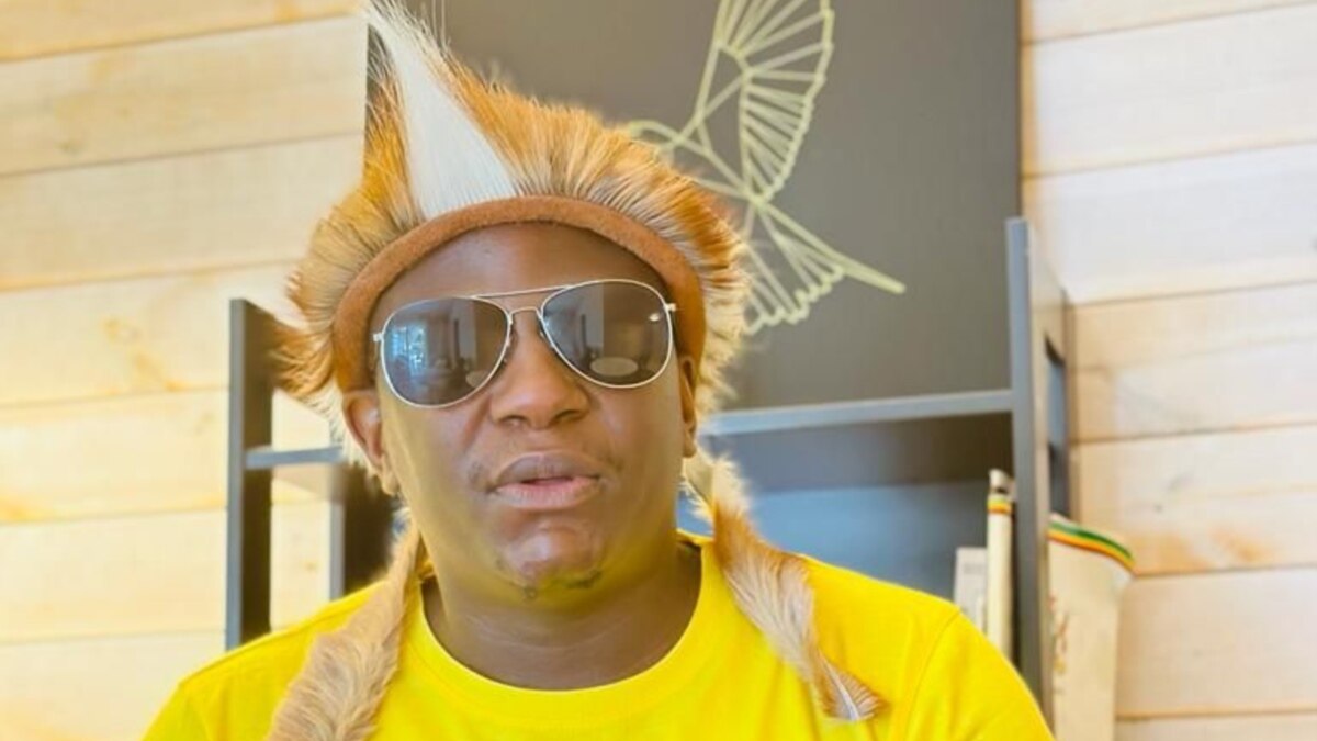 UPashor Sibanda Ubuzwa Ngamapholisa Ngokutshengisela Emigwaqweni ...