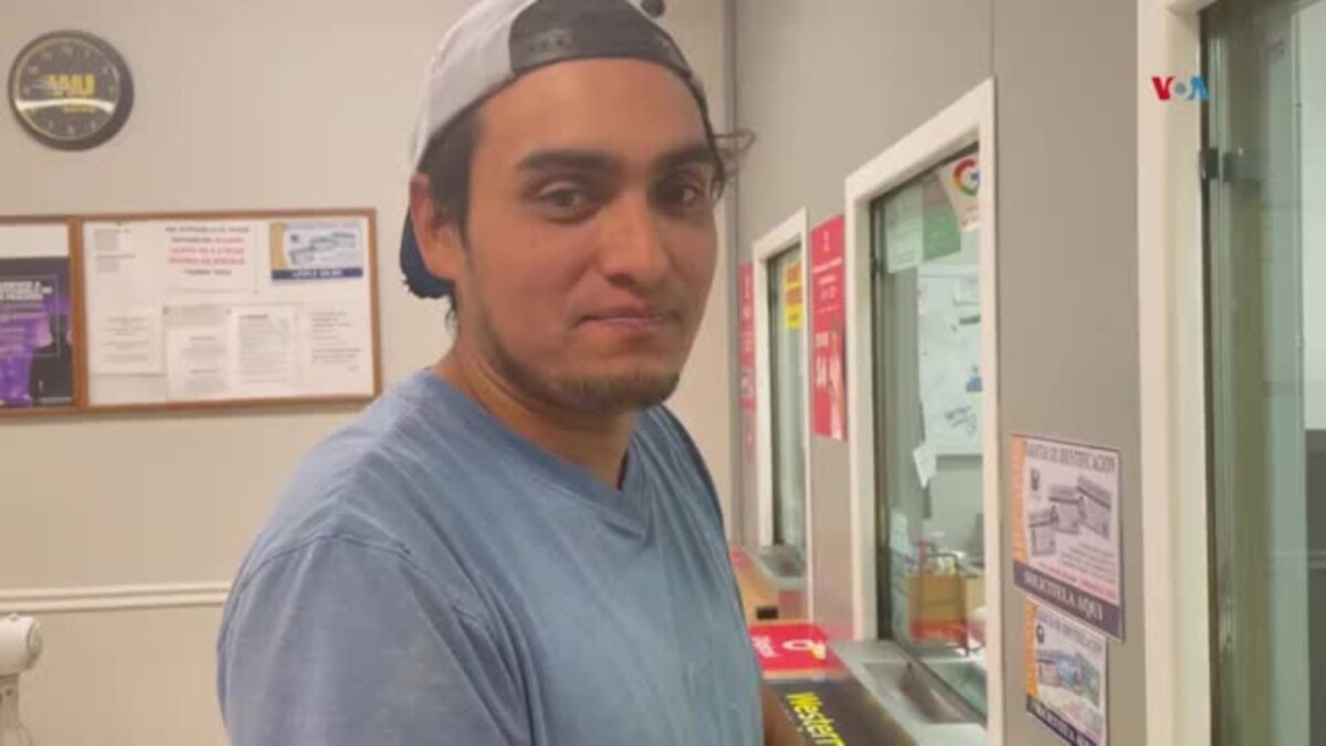 Kevin Alberto envía dinero a su familia en El Salvador cada 15 días