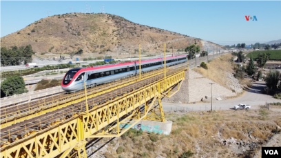 Tren Moderno Sobre Vías