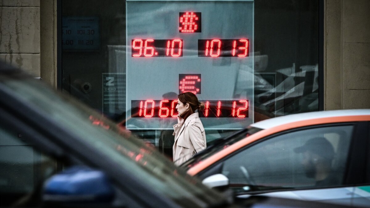 Russia's Ruble Hits Its Lowest Level Since Early in Ukraine War