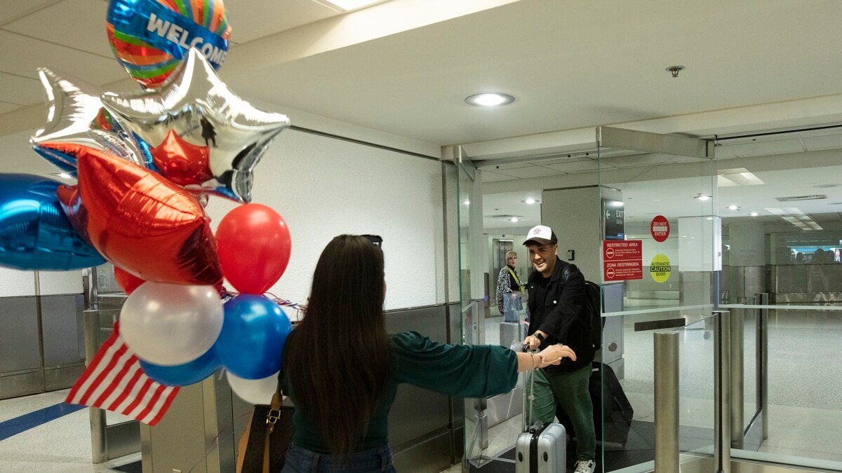 Aplazan hasta agosto juicio contra parole humanitario en EEUU