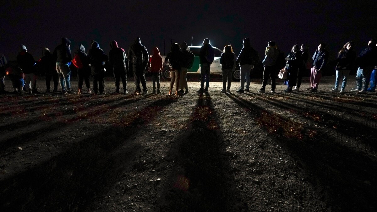 Sharp Drop in Illegal Border Crossings into US Continues in February Sharp Drop in Illegal Border Crossings into US Continues in February