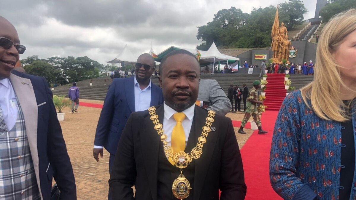 Mameya neMakanzura Opinda Chikoro cheZanu-PF cheHerbert Chitepo School ...
