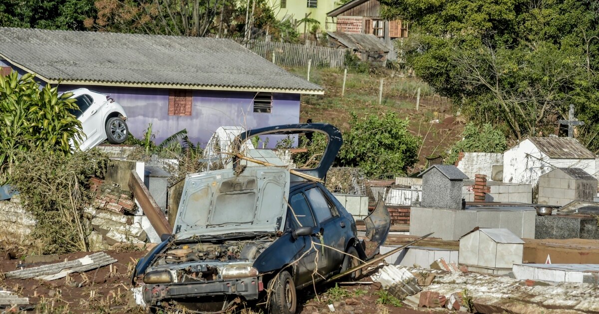 8 Killed, 19 Missing After Severe Storm in Southern Brazil