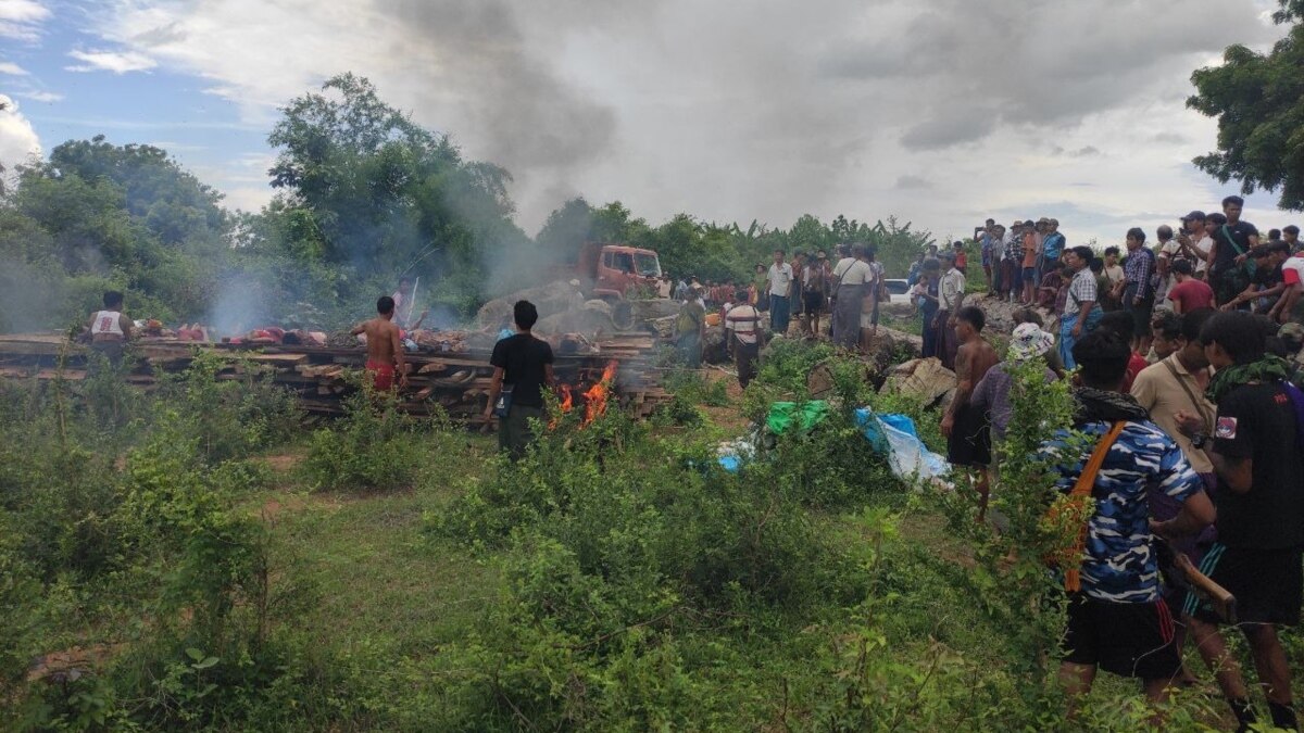 စစ်တပ်ဝင်တဲ့ စုန်းချောင်းရွာမှာ ၁၄ ယောက်ထက်မနည်း သတ်ခံရ