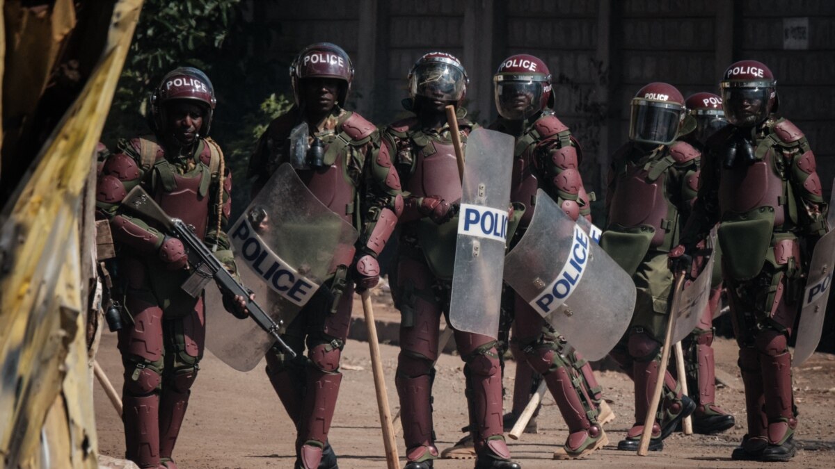 Booliska Kenya oo lagu eedeeyay dilka 118 qof