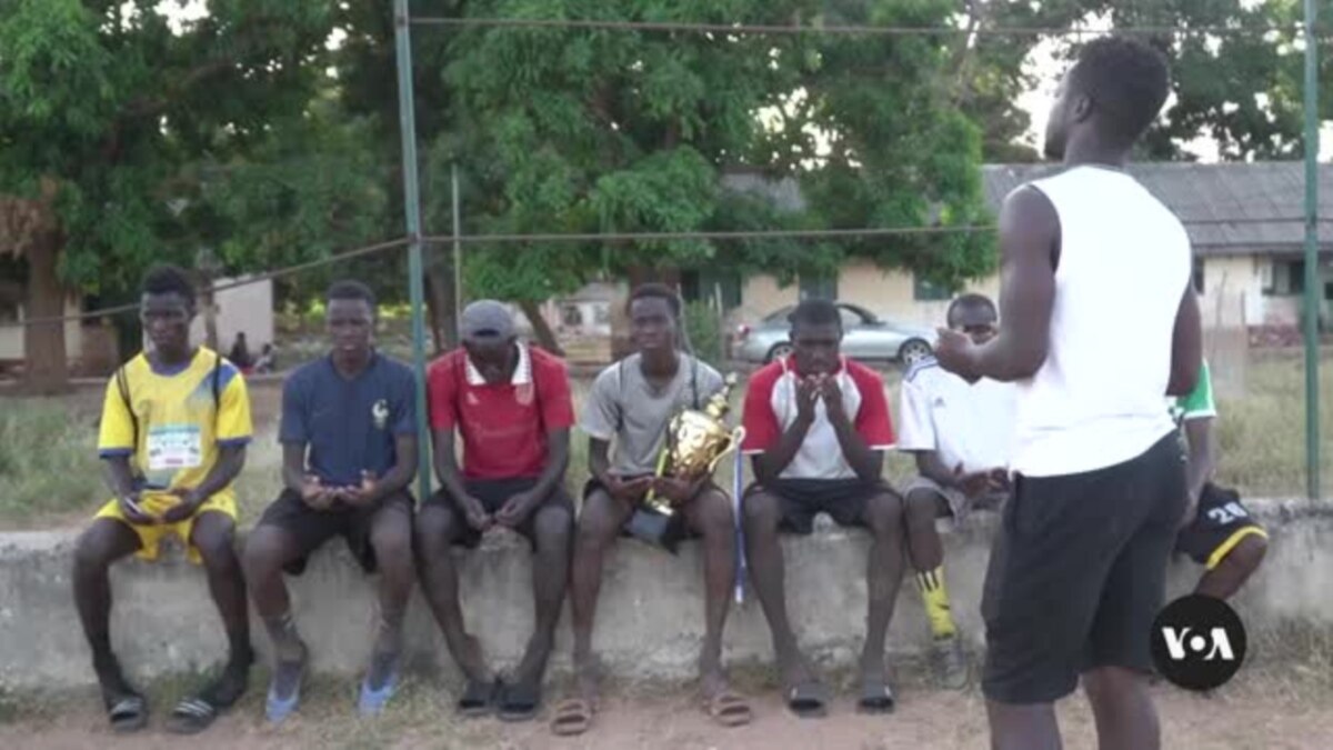 Returning Migrants Fight Irregular Migration in Gambia