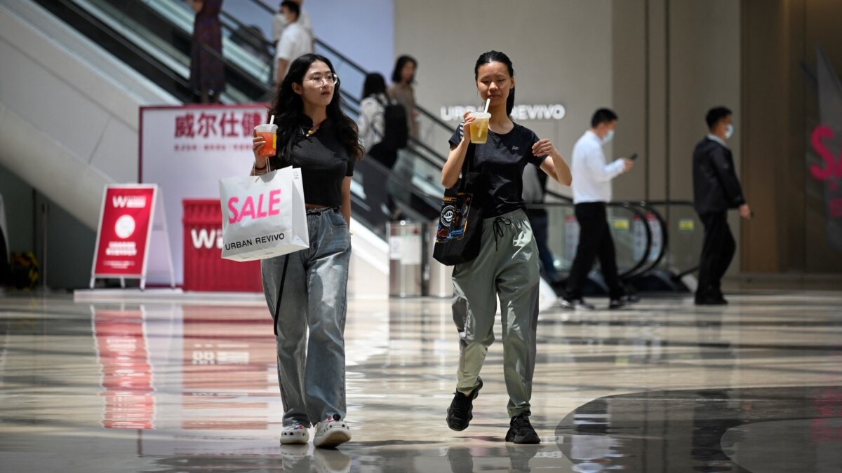 China Faces Potential Deflation Crisis as Productivity Growth Stalls