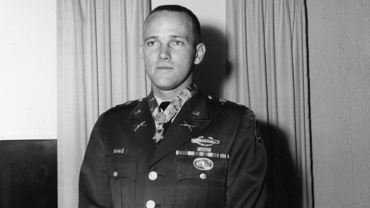 Roger Donlon, primer estadounidense honrado con Medalla de Honor en la ...